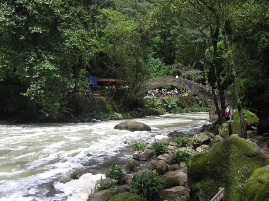 Adéntrate en Uruapan: Explorando el corazón del destino | PriceTravel